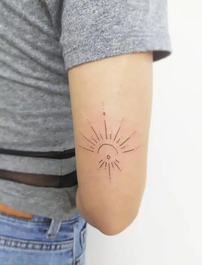 Tatuajes pequeños lineales: 25 ideas originales