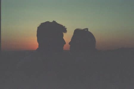 6 señales de que aún sigues aferrado a tu ex