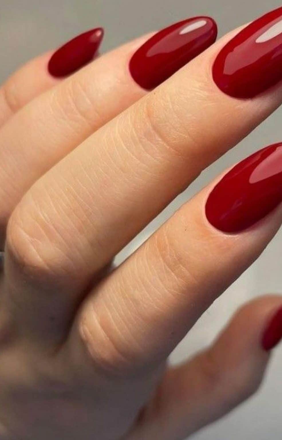 20 diseños de uñas rojas que atraerán las miradas
