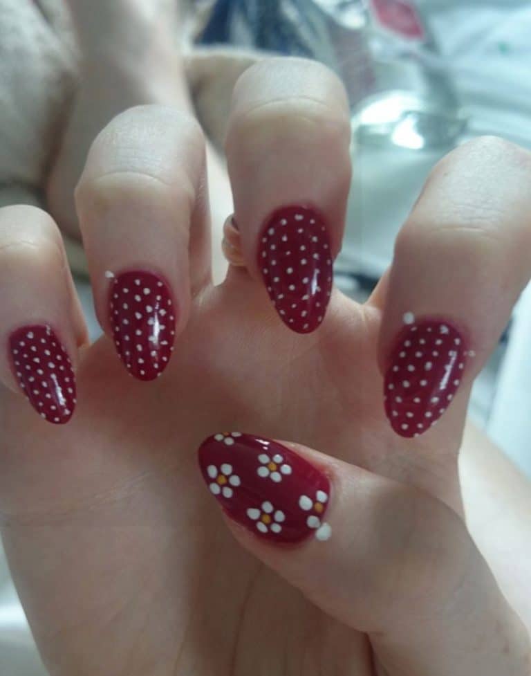 20 diseños de uñas rojas que atraerán las miradas